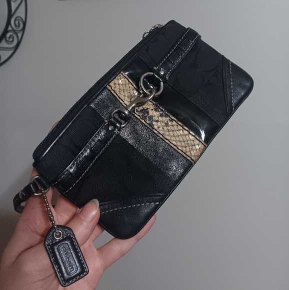Coach | Bags | Vintage Coach Black Hampton Python Stripe Wristlet W ...